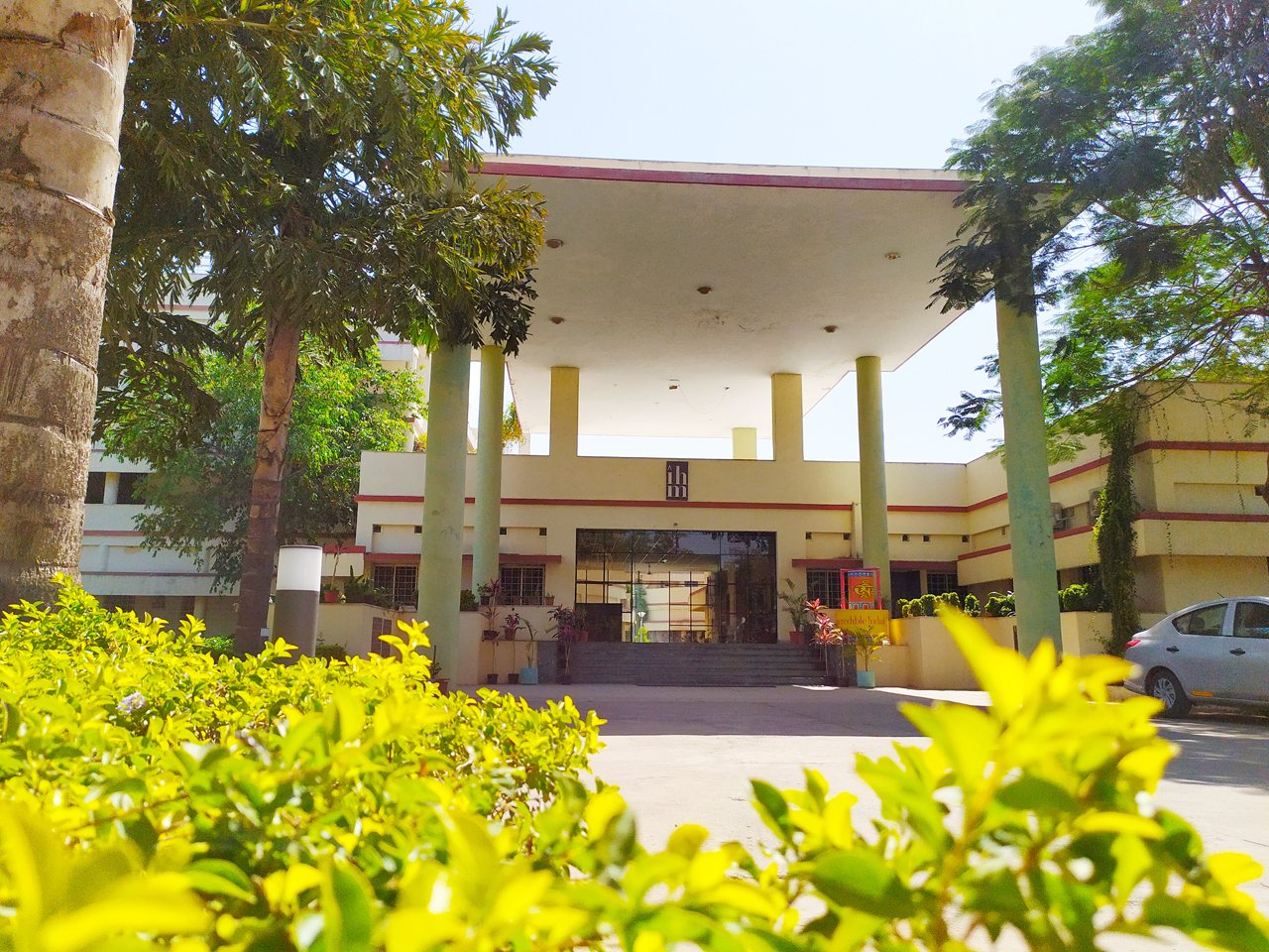 Top 20 Colleges for Hotel Management in India Latest List 2023 ...