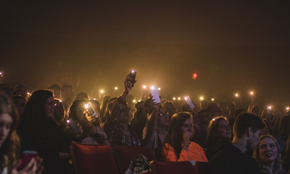 Top 8 Courses for a Career in the entertainment industry