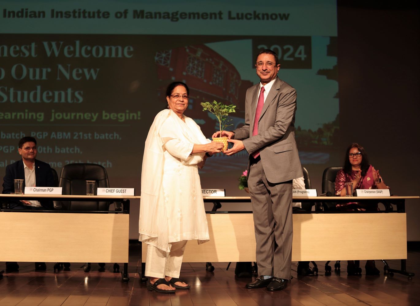 IIM Lucknow welcomes new batches over a great 3 day program